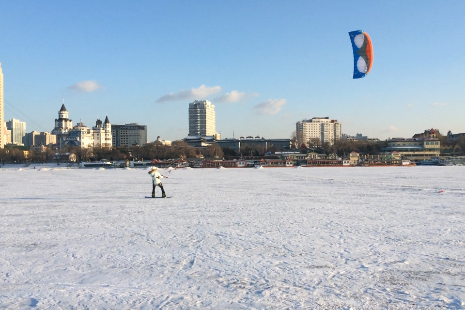 Beginner’s Guide to Snowkiting: How to Get Started and What You Need to ...